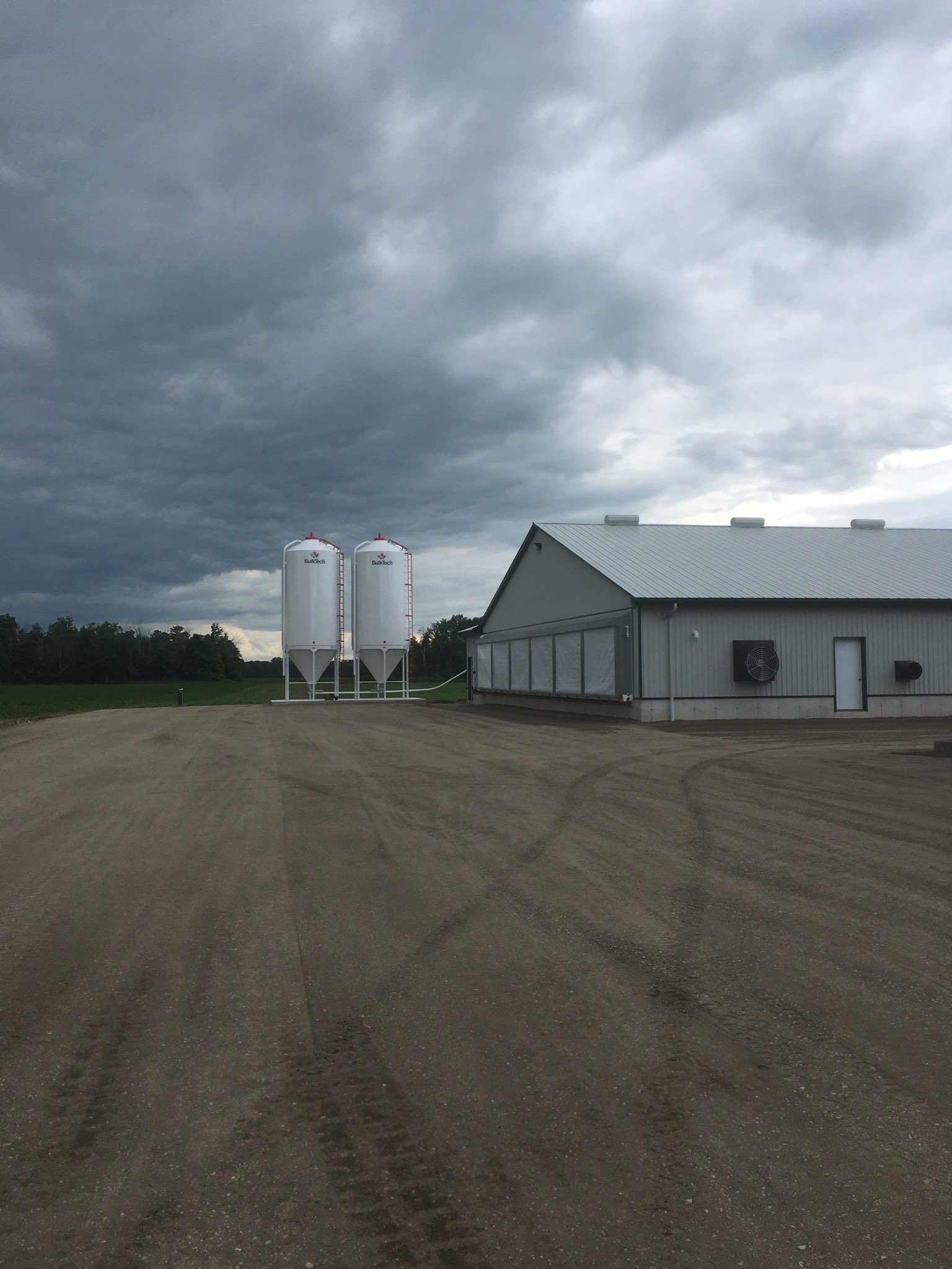 65' x 500' Single Storey Broiler Barn - County Line Equipment